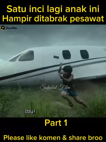 Satu inci lagi anak ini hampir ditabrak pesawat #f ...| SnackVideo
